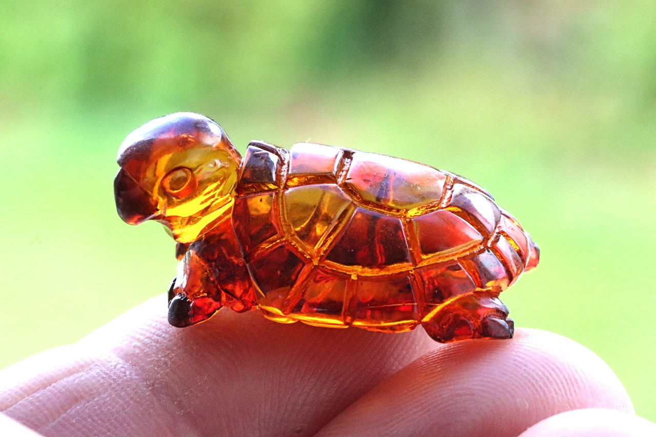 Carved Animal Figurines | Amber Stauettes - Amber SOS